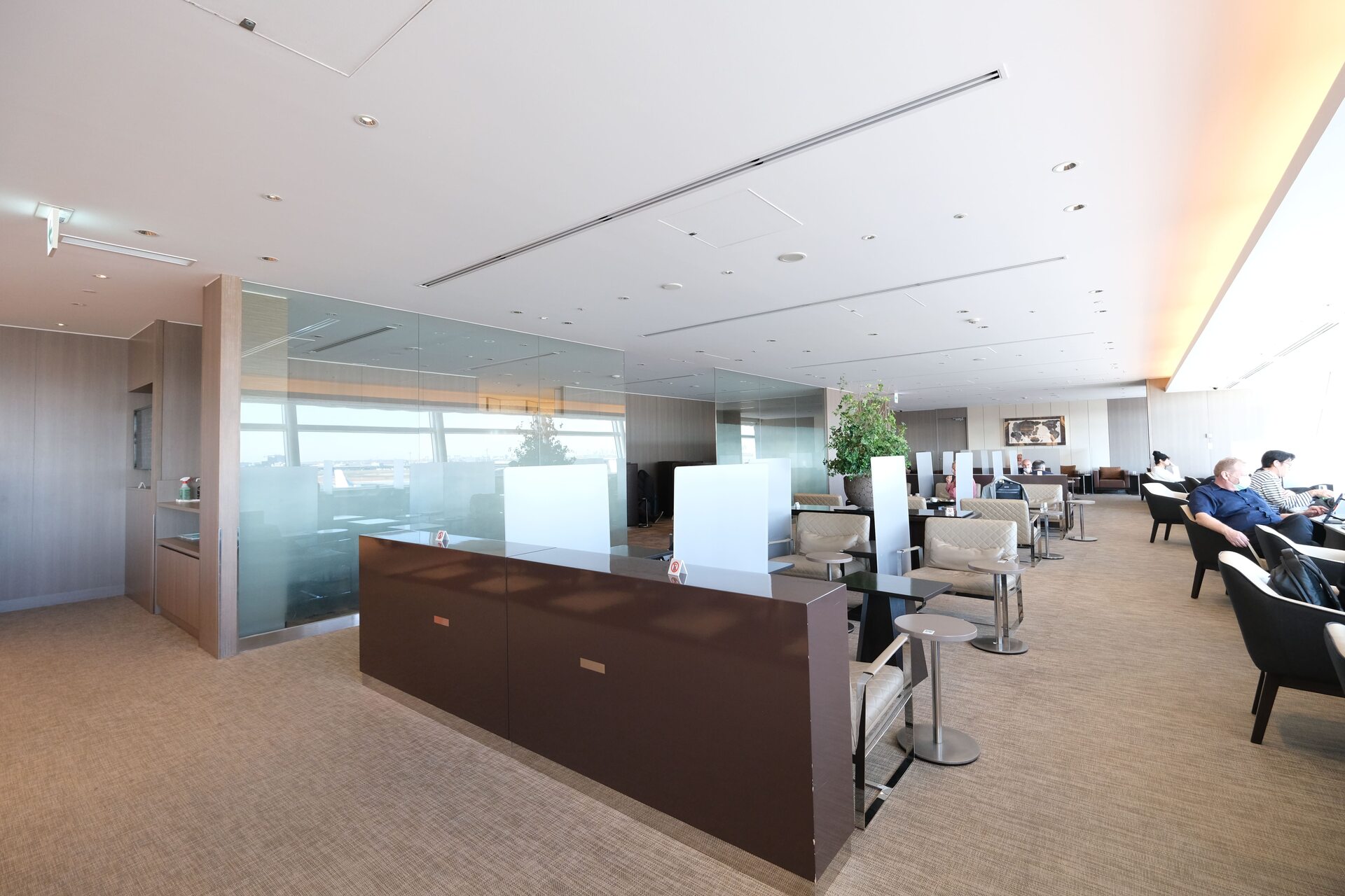 JAL First Class Lounge Review: Tokyo HND T3