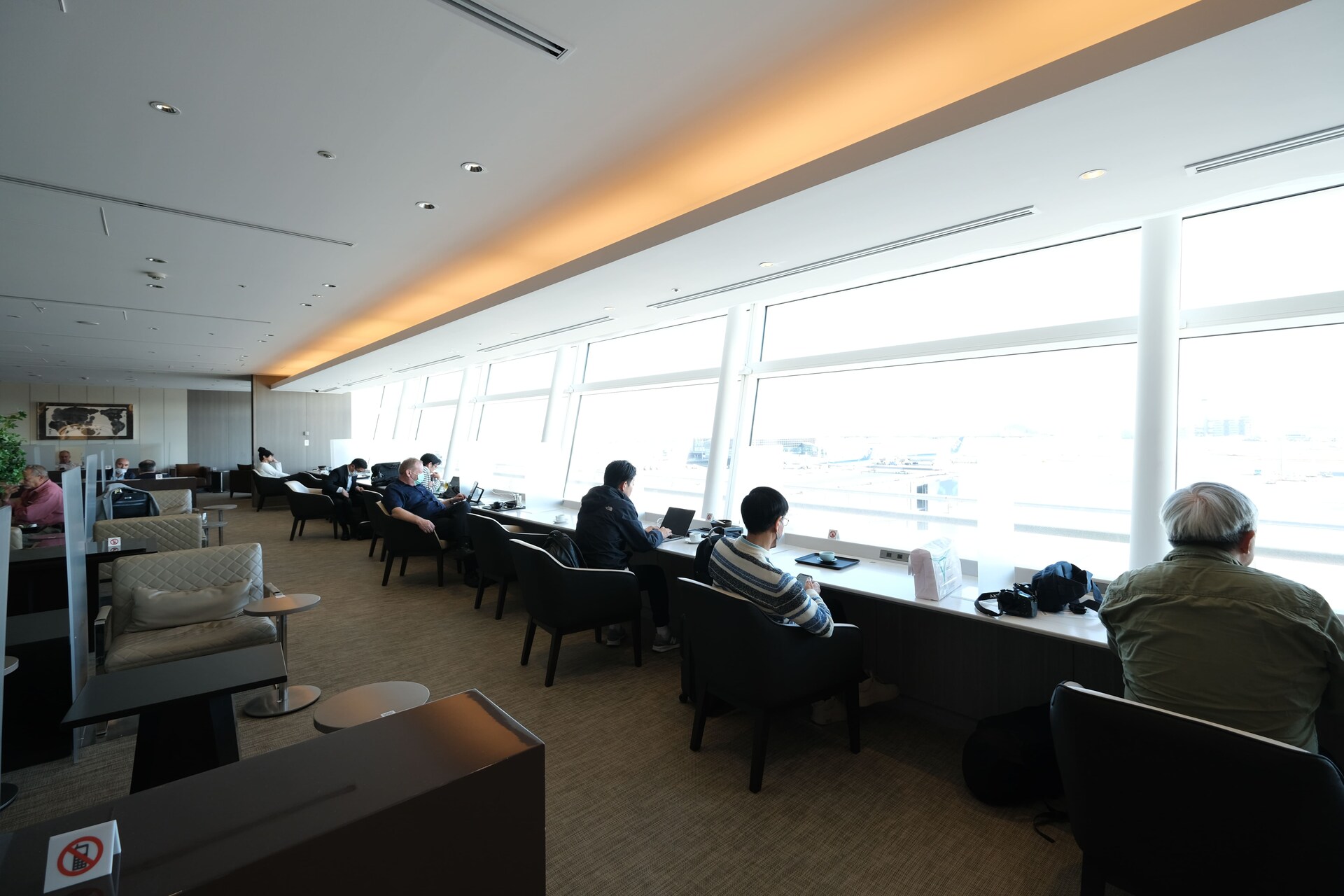 JAL First Class Lounge Review: Tokyo HND T3