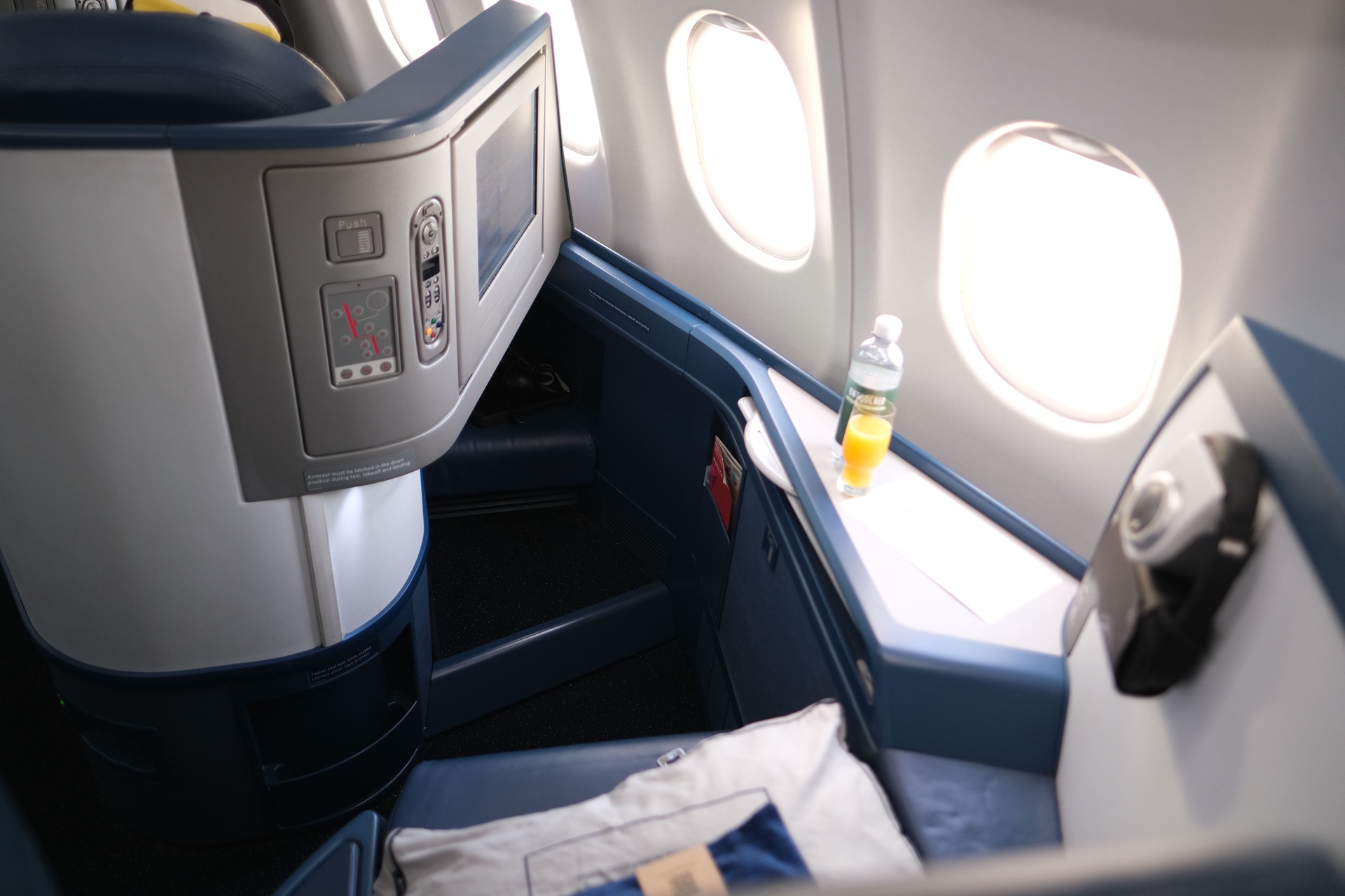 Delta One Business Class Review A330-200 Frankfurt FRA to New York JFK