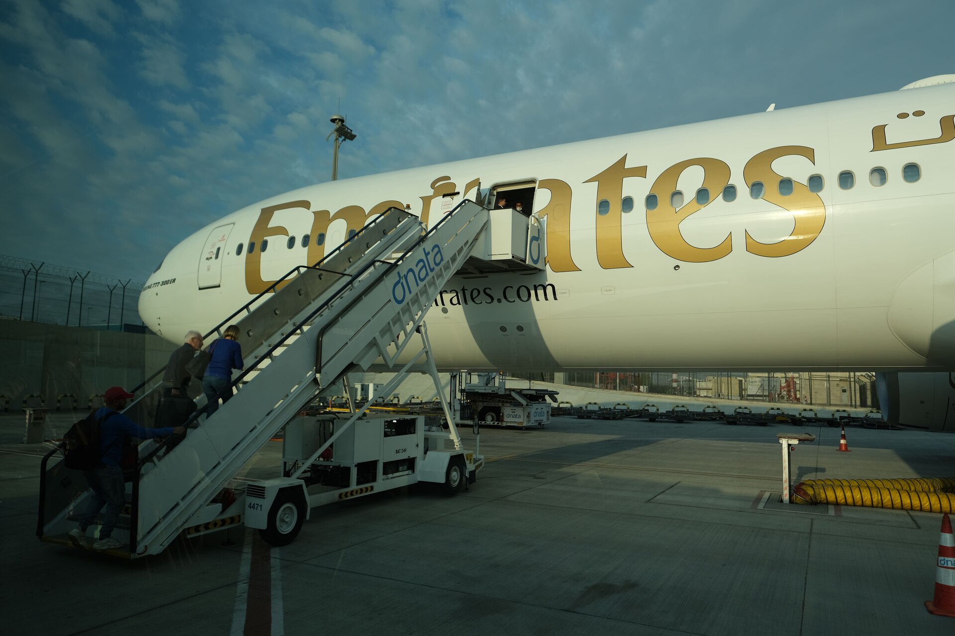 Emirates Business Class Review B777-300ER Dubai DXB to Muscat Oman MCT