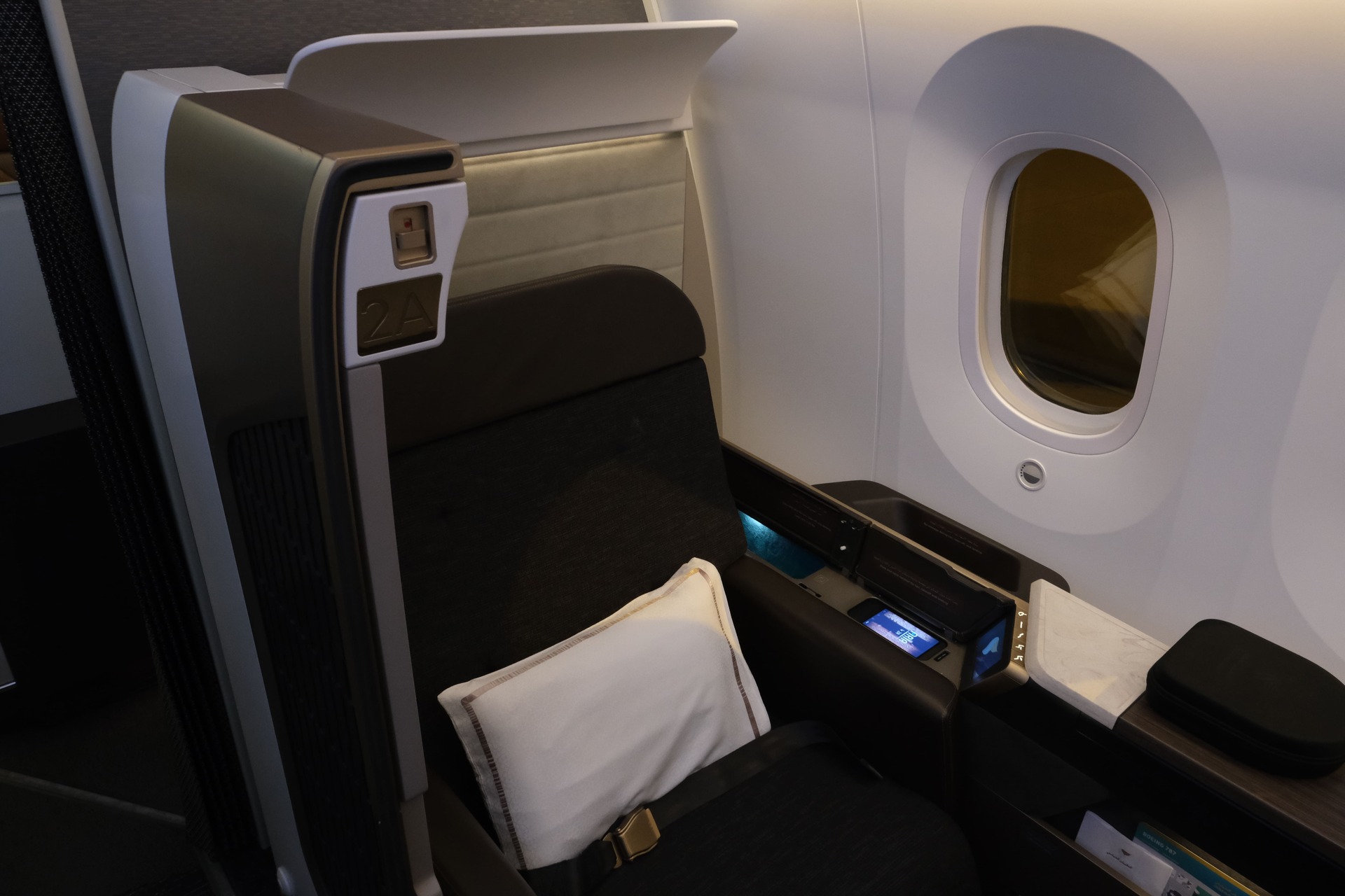 Oman Air First Class Review: B787-800 Bangkok BKK Thailand to Muscat ...
