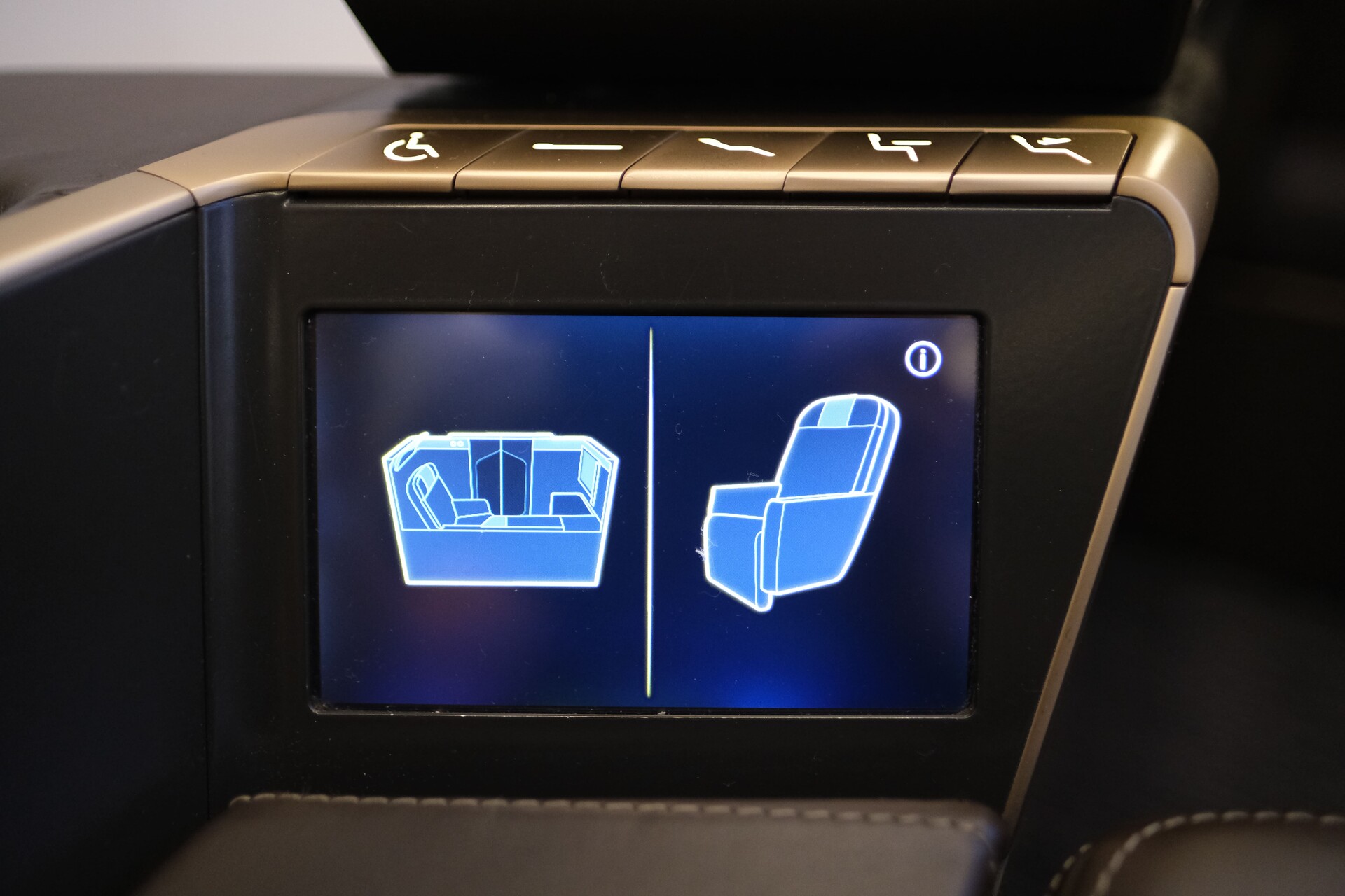 Oman Air First Class Review: B787-800 Bangkok BKK Thailand to Muscat ...