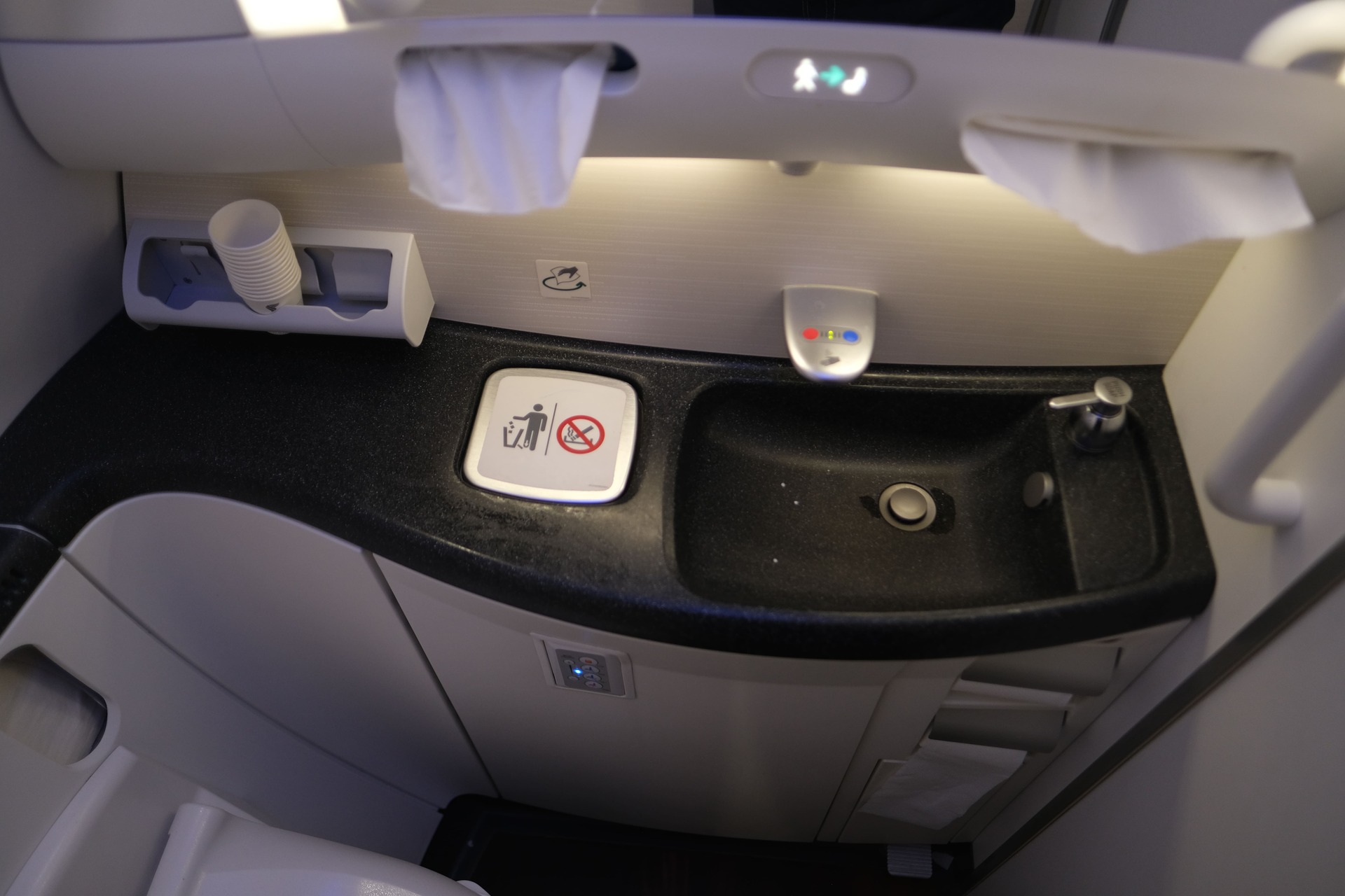 Oman Air First Class Review B787-800 Muscat Oman MCT to Frankfurt ...