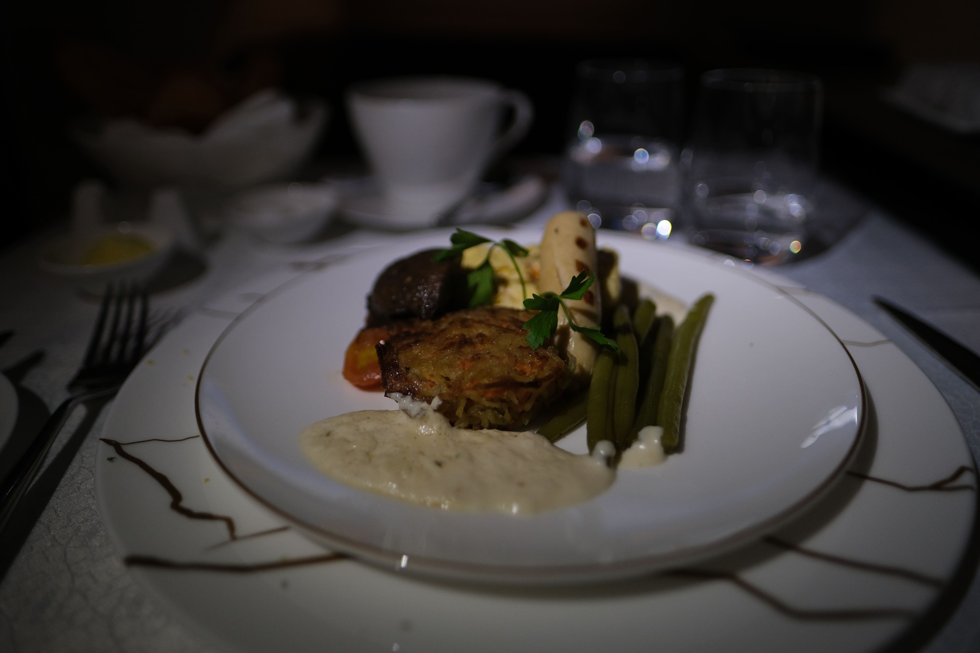 Oman Air First Class Review B787-800 Muscat Oman MCT to Frankfurt ...