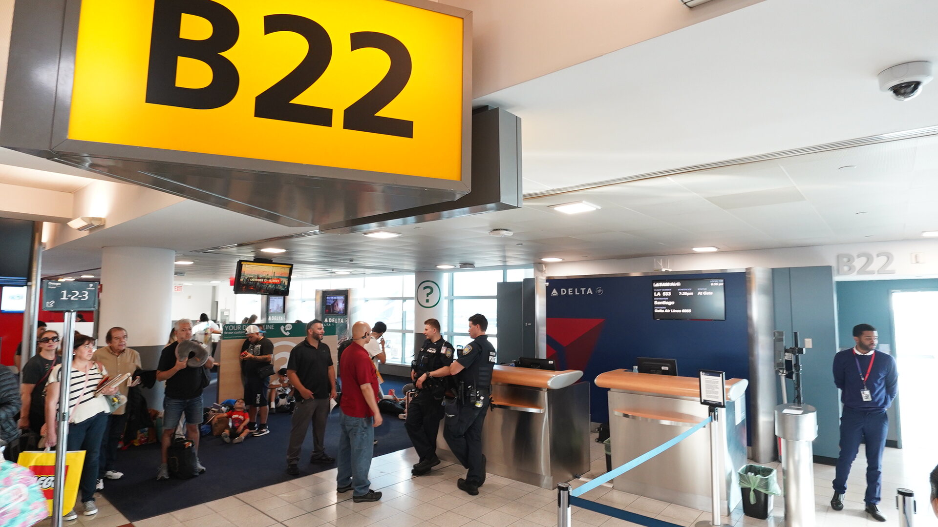 LATAM Airlines Business Class Review B787-800 New York JFK to Santiago ...