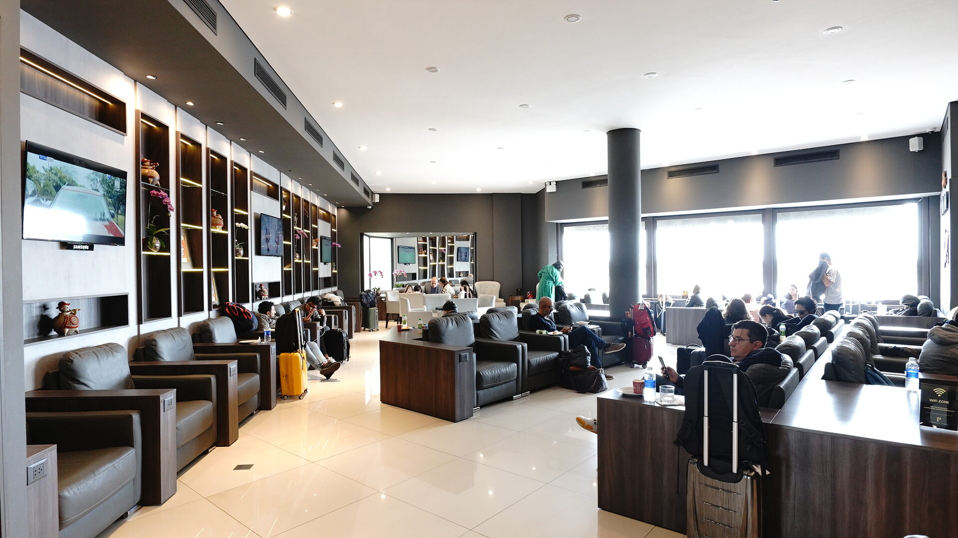 Plaza Premium VIP Gold Lounge Review Silvio Pettirossi International ...