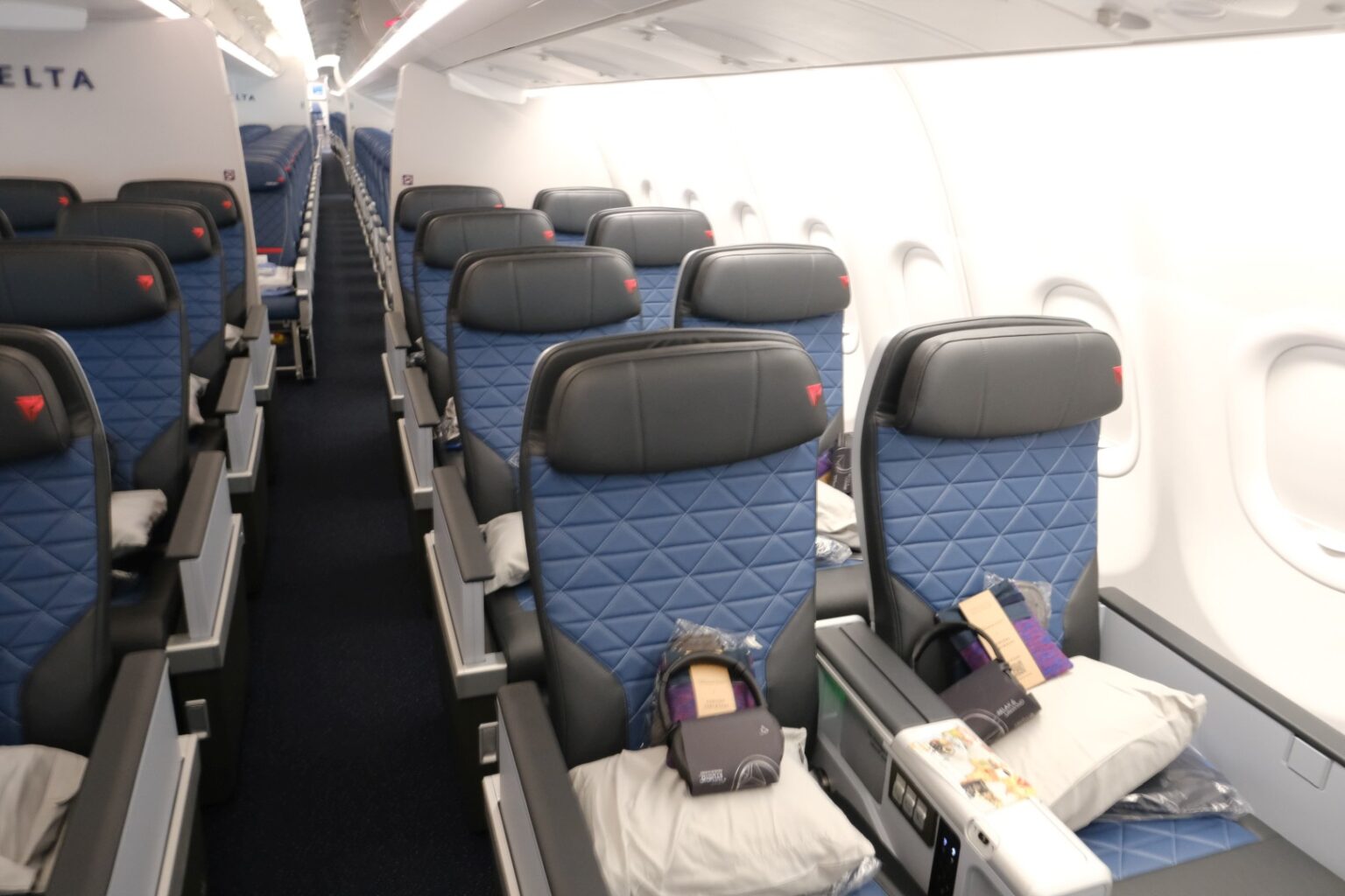 Delta One Business Class Review A330-900neo Minneapolis St. Paul MSP to ...