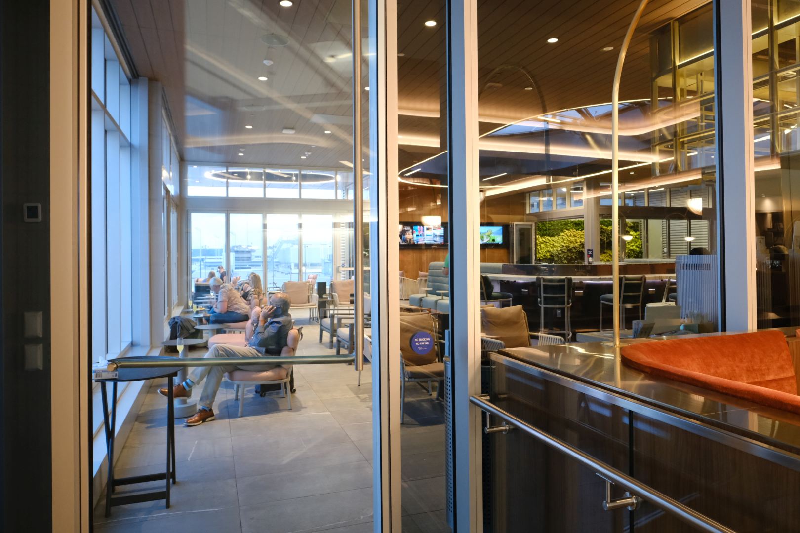 Delta Sky Club Lounge at Minneapolis St. Paul MSP G18 Wing