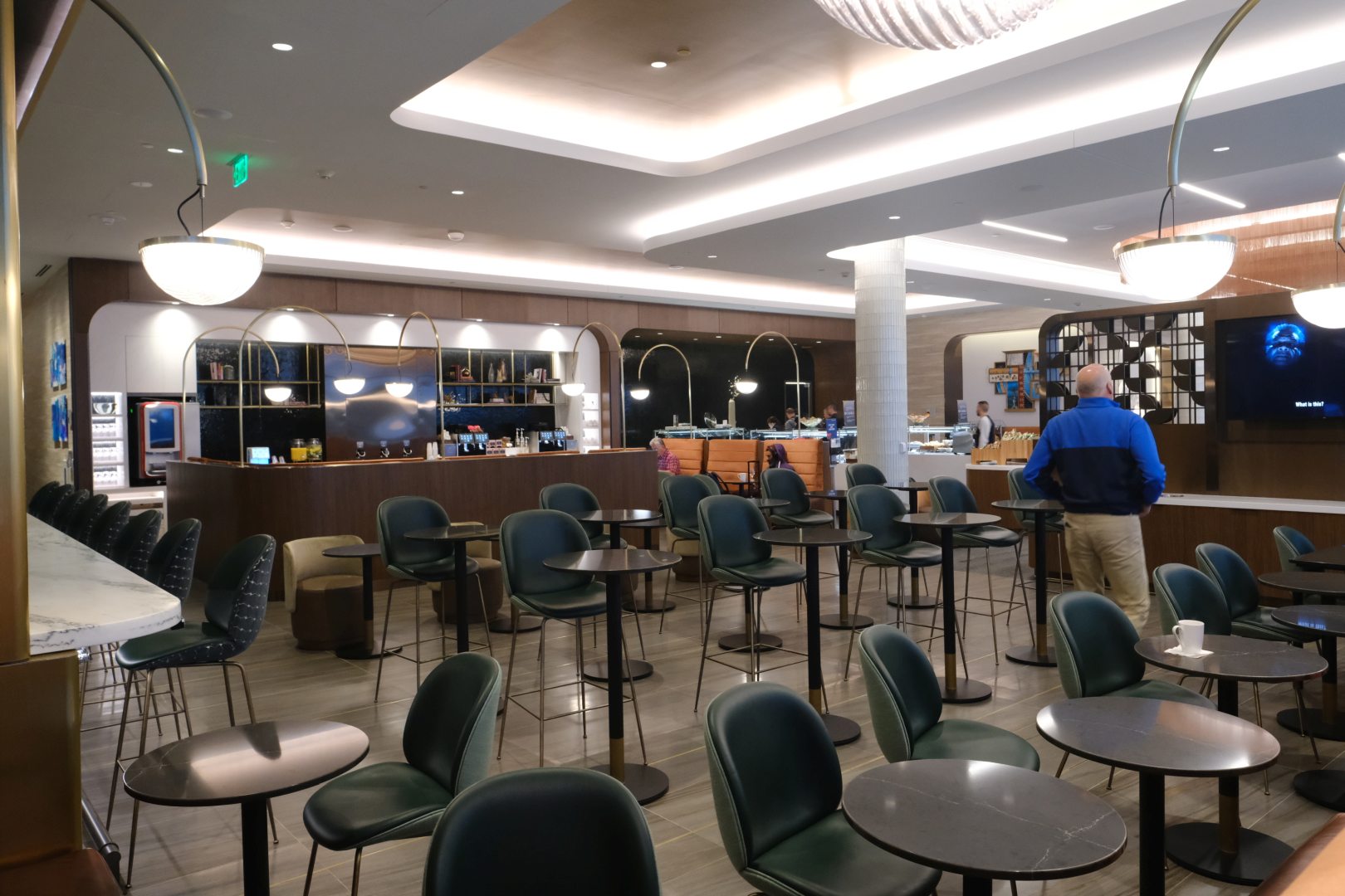 Delta Sky Club Lounge at Minneapolis St. Paul MSP G18 Wing