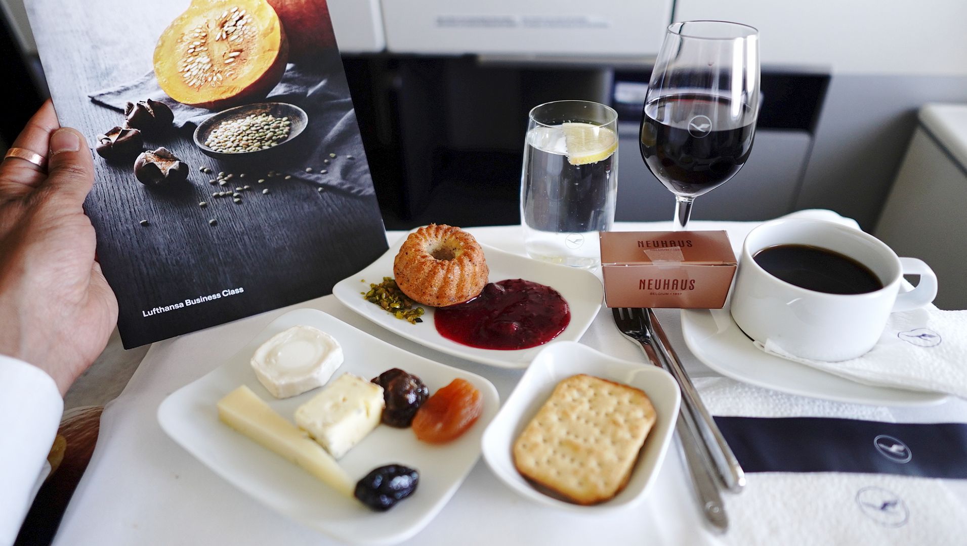 Lufthansa Business Class B747-800i Upper Deck Frankfurt Germany FRA to ...