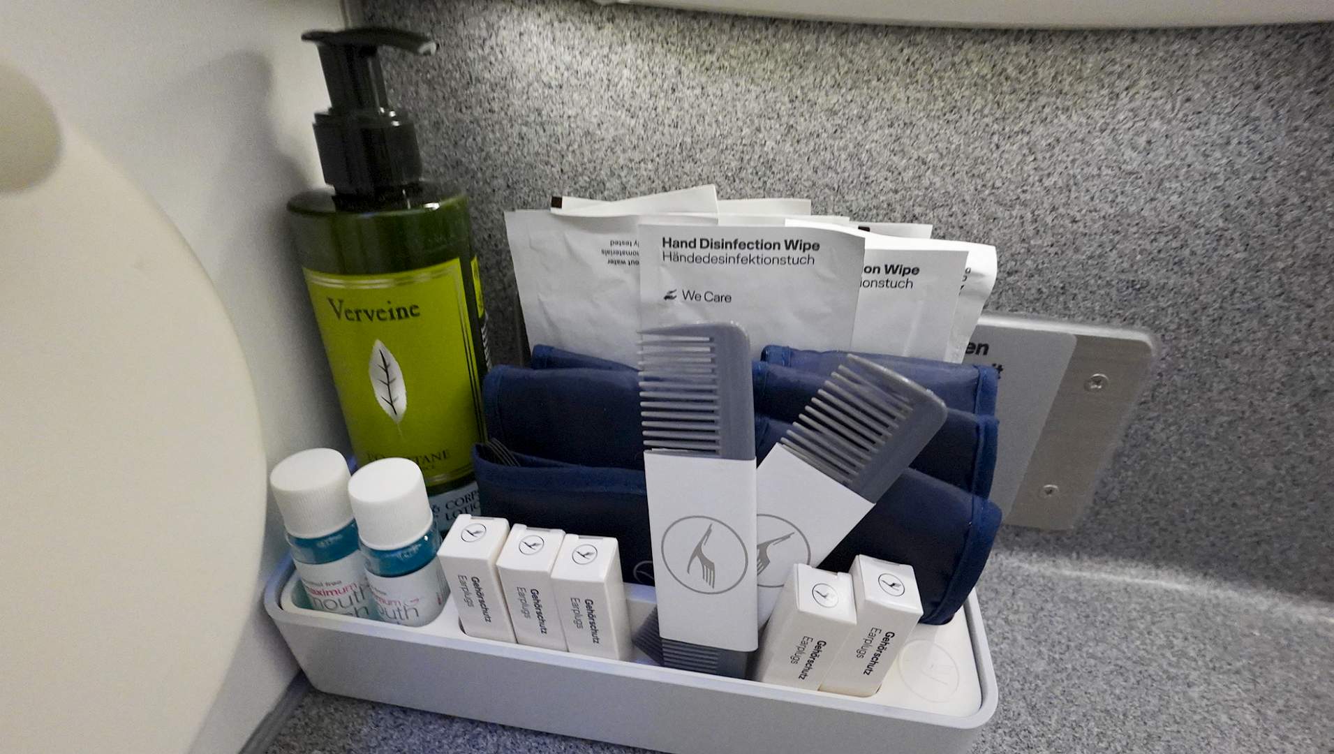 Lufthansa’s New 2024 Porsche Design Business Class Amenity Kit