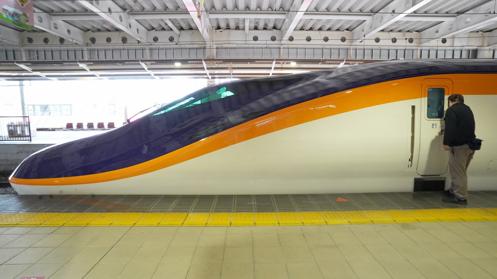 JR East Yamagata Shinkansen E8 Green Class Shinjo to Tokyo