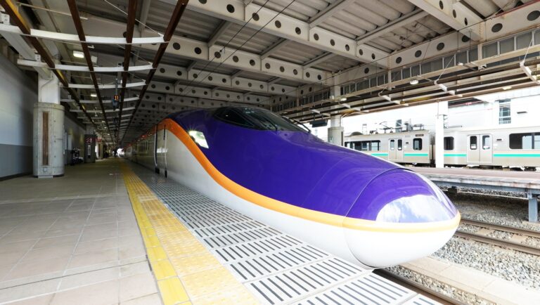 JR East Yamagata Shinkansen E8 Green Class Shinjo to Tokyo