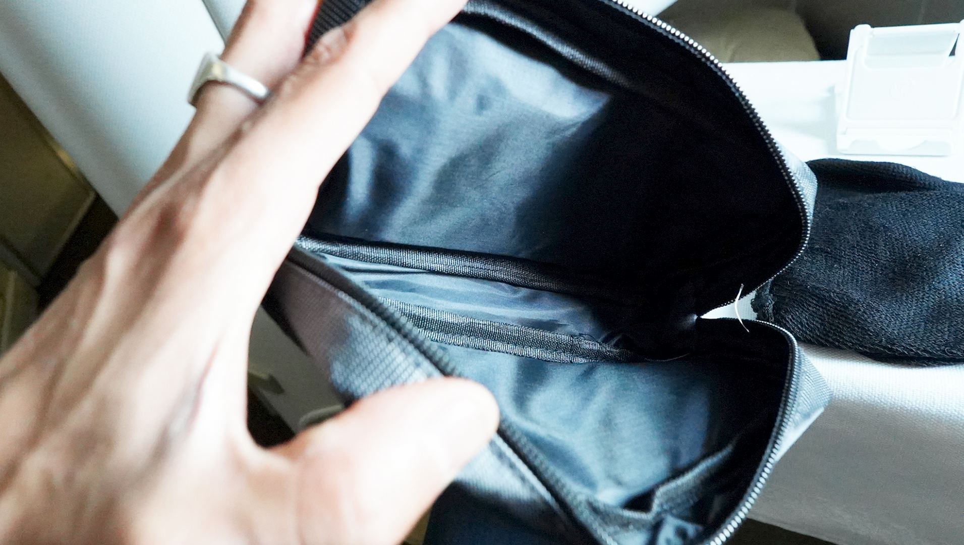 Vietnam Airlines Samsonite Amenity Kit (2024)