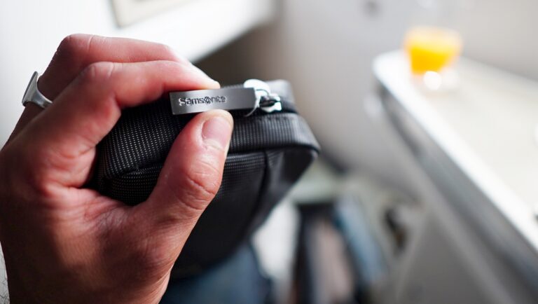 Vietnam Airlines Samsonite Amenity Kit (2024)