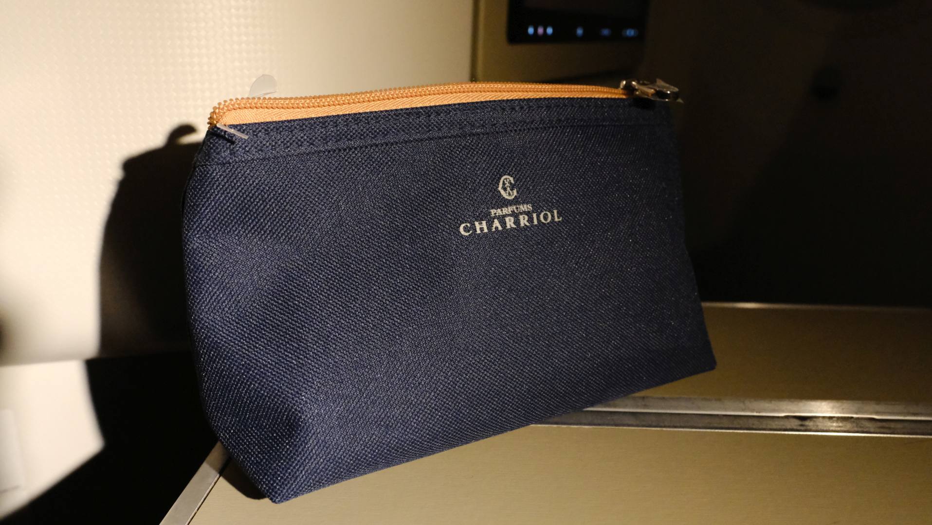 Vietnam Airlines Samsonite Amenity Kit (2024)